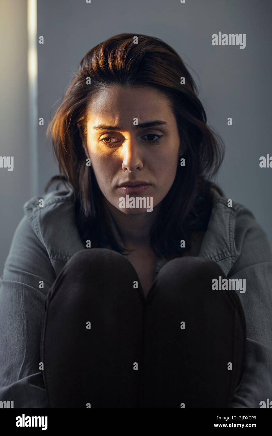 Adult alone dark home hi-res stock photography and images - Alamy