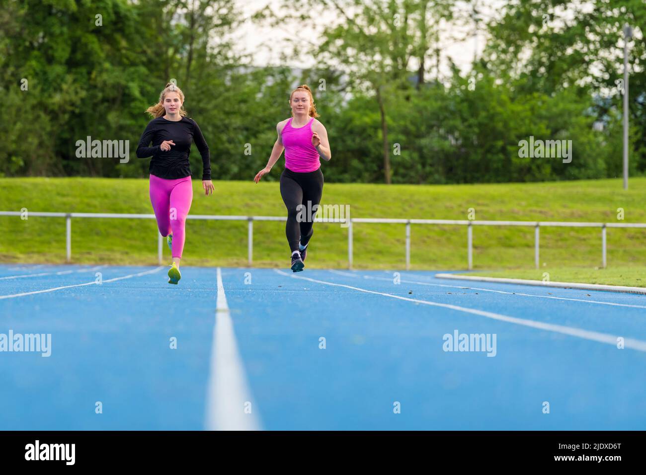 Women sportswomen hi-res stock photography and images - Alamy