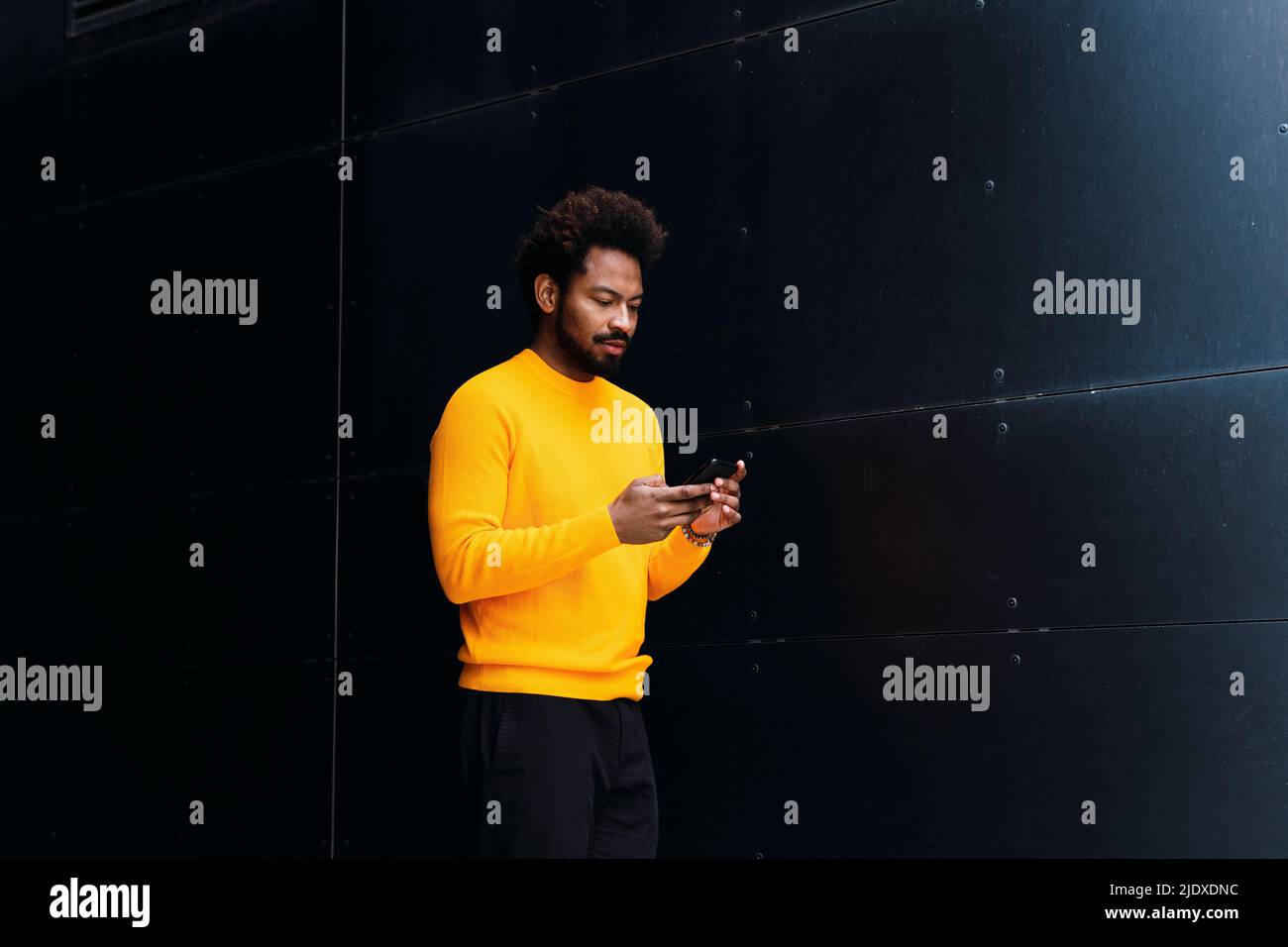 Smart black man hi-res stock photography and images - Alamy