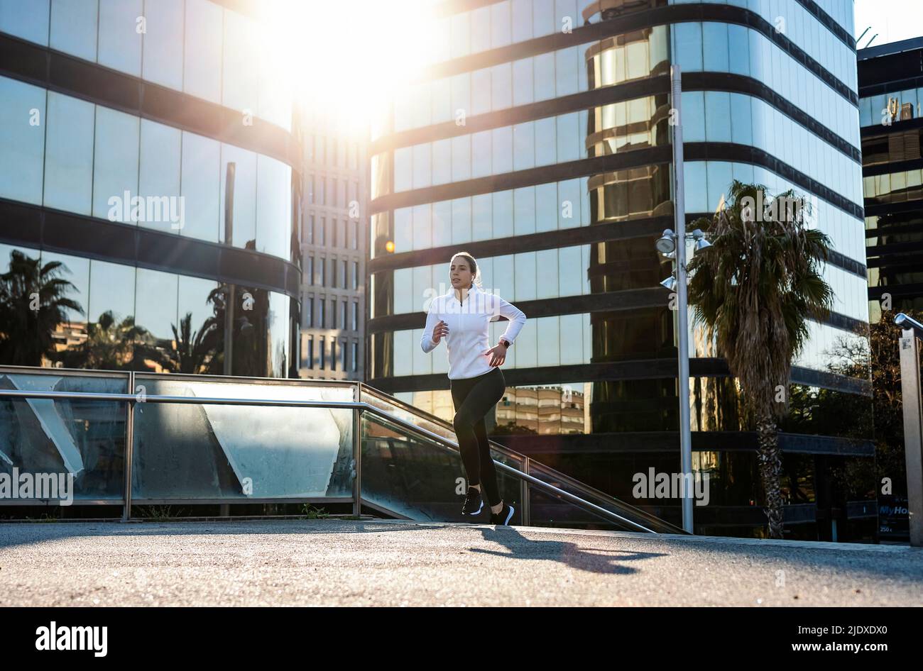 Jogging building hi-res stock photography and images - Alamy