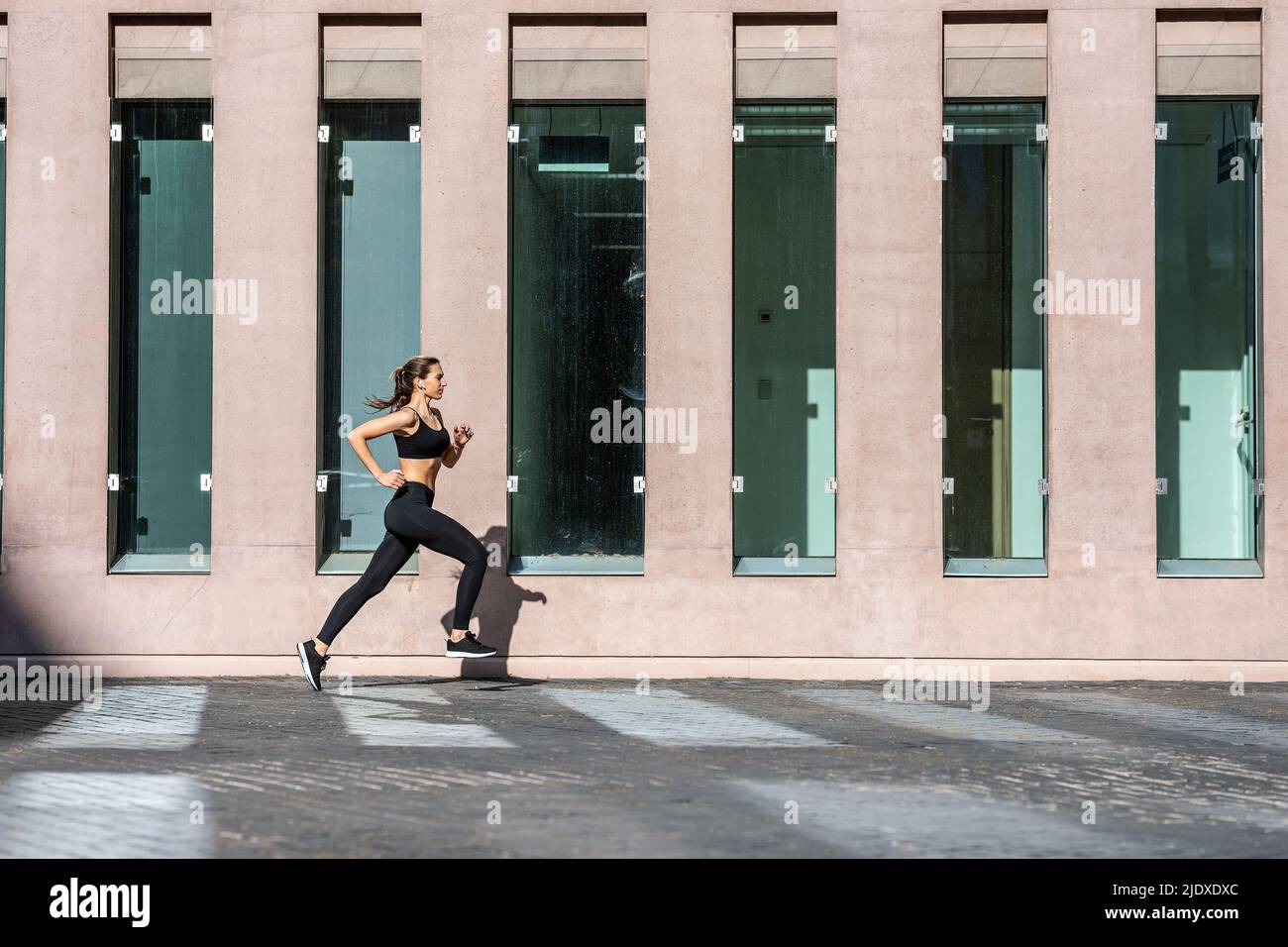 Woman building endurance hi-res stock photography and images - Alamy
