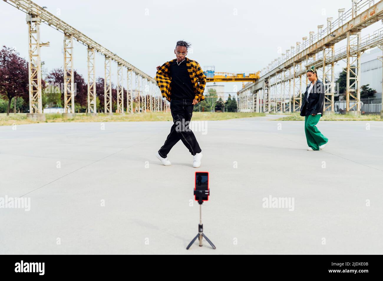 Man filming video with mobile phone hi-res stock photography and images ...