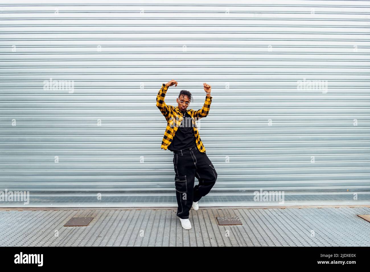 Generation z dancing hi-res stock photography and images - Alamy
