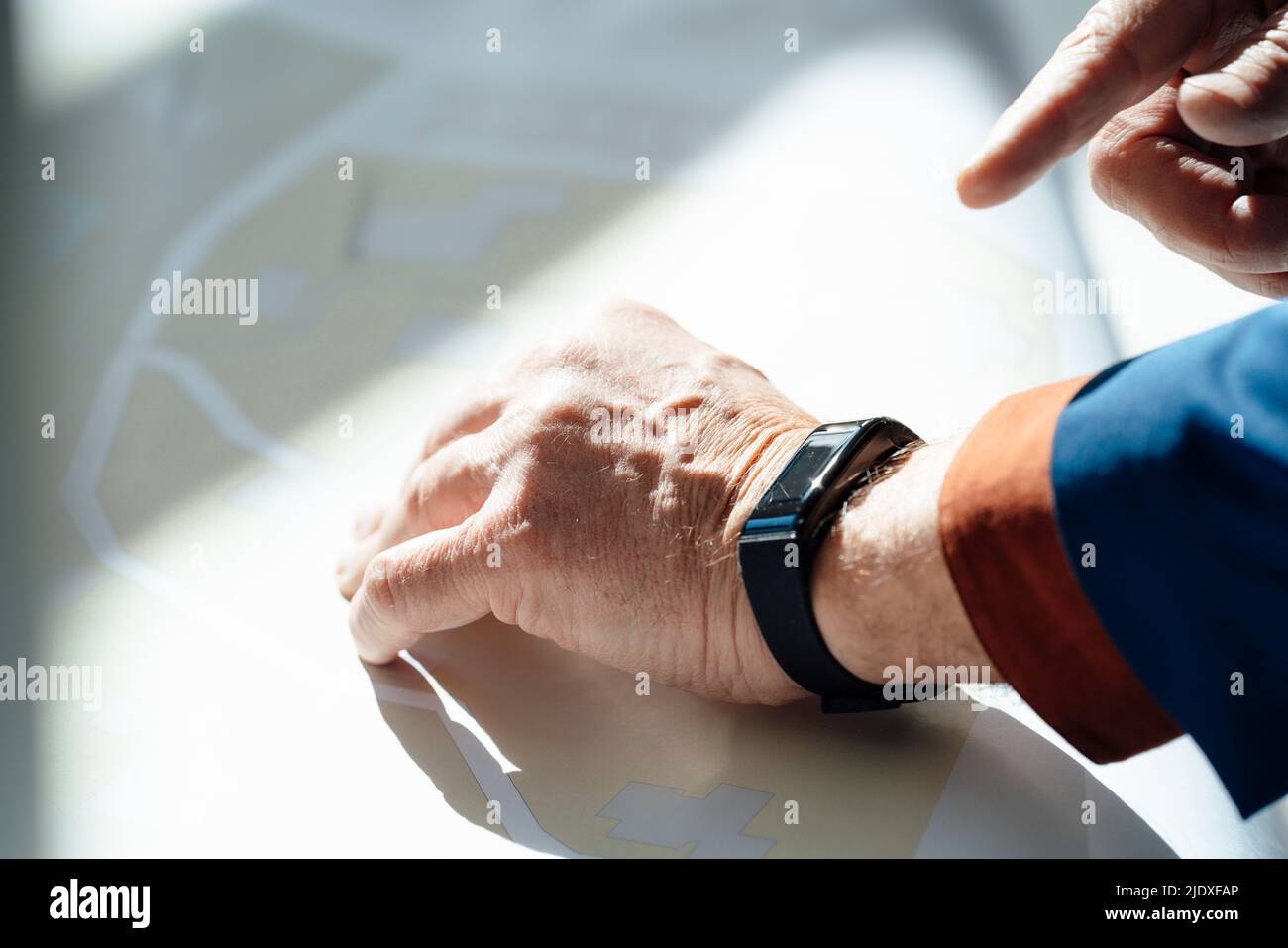 Male hand in pointing hi-res stock photography and images - Alamy