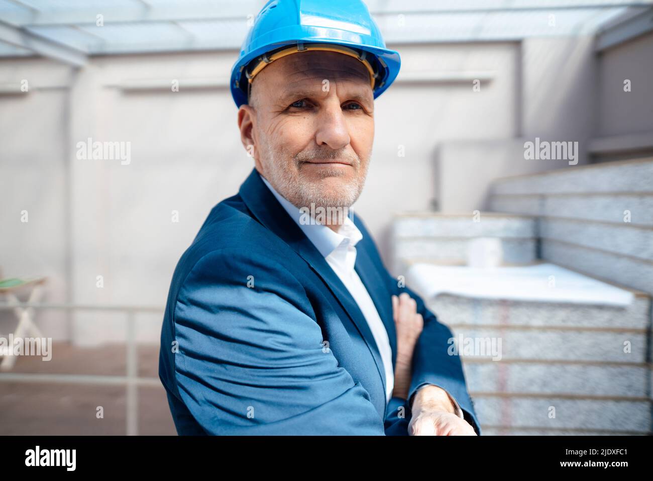 Arms construction hi-res stock photography and images - Alamy