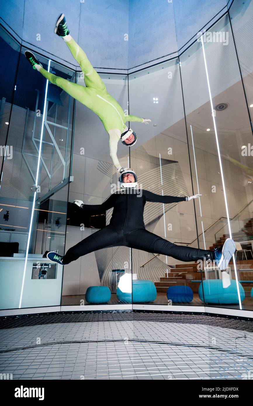 Wind tunnel hi-res stock photography and images - Alamy