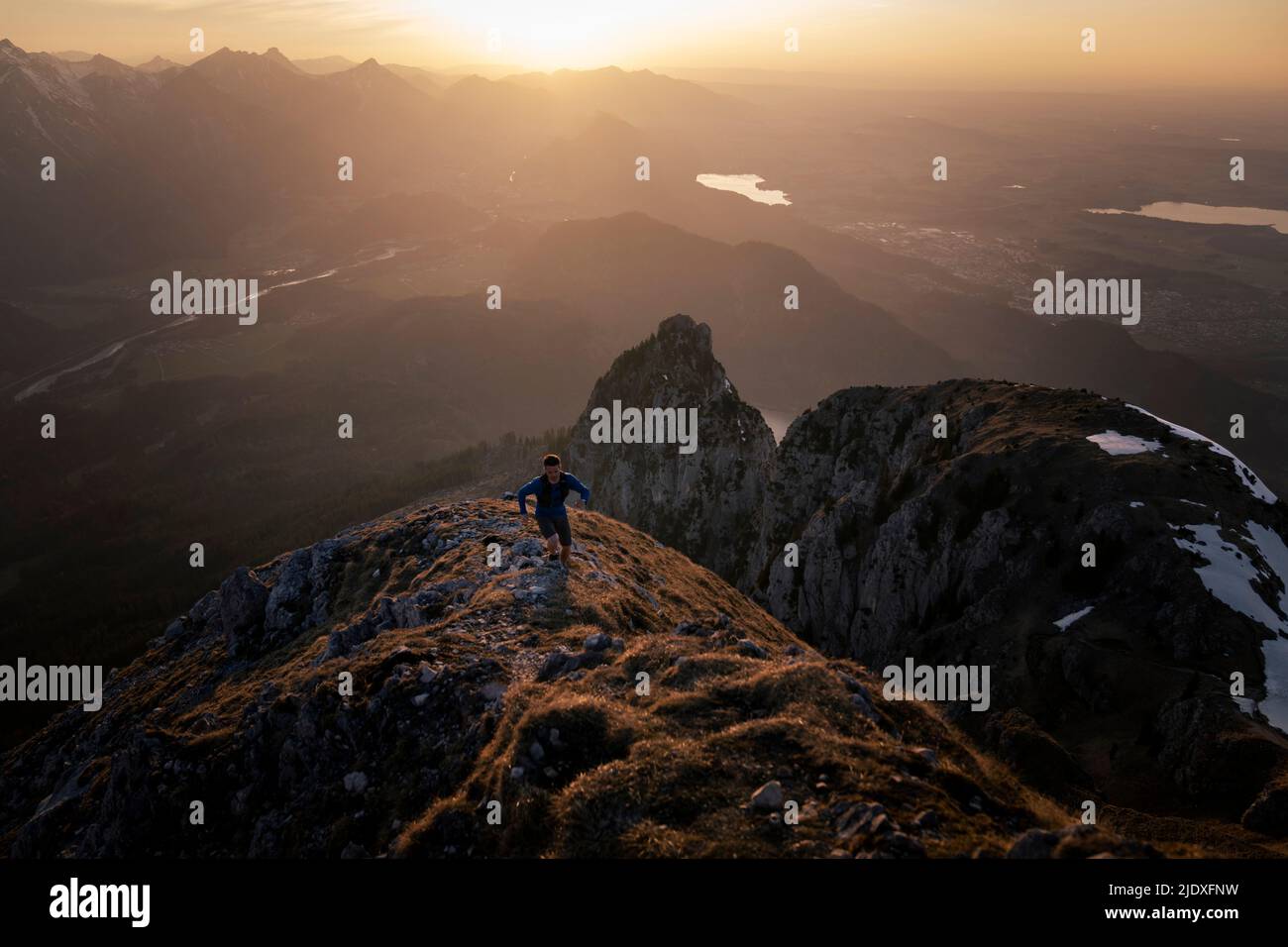 Hiker mountain sunset hi-res stock photography and images - Alamy