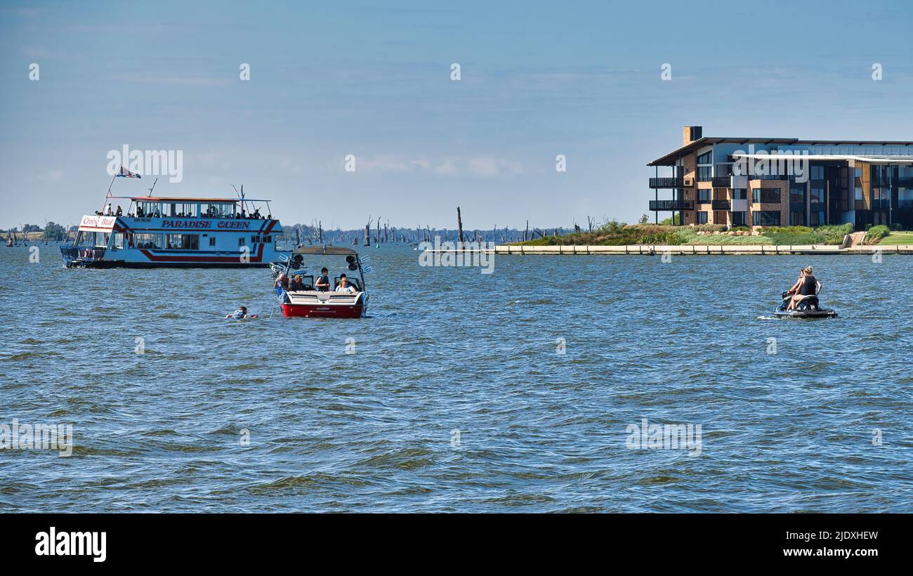 Yarrawonga, Victoria Australia - 17 April 2022: Water sports and cruise ...