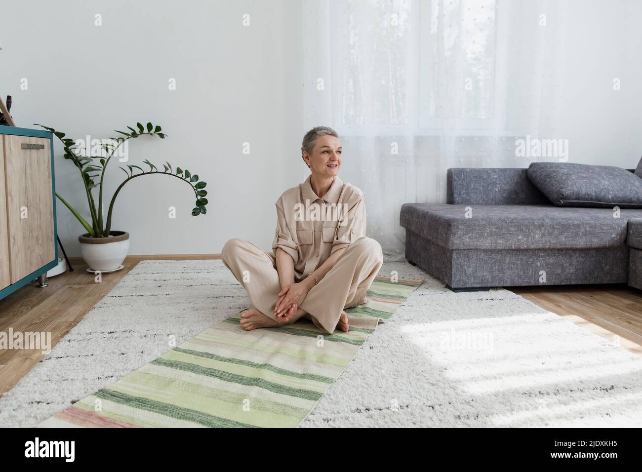 Rug barefoot hi-res stock photography and images - Alamy