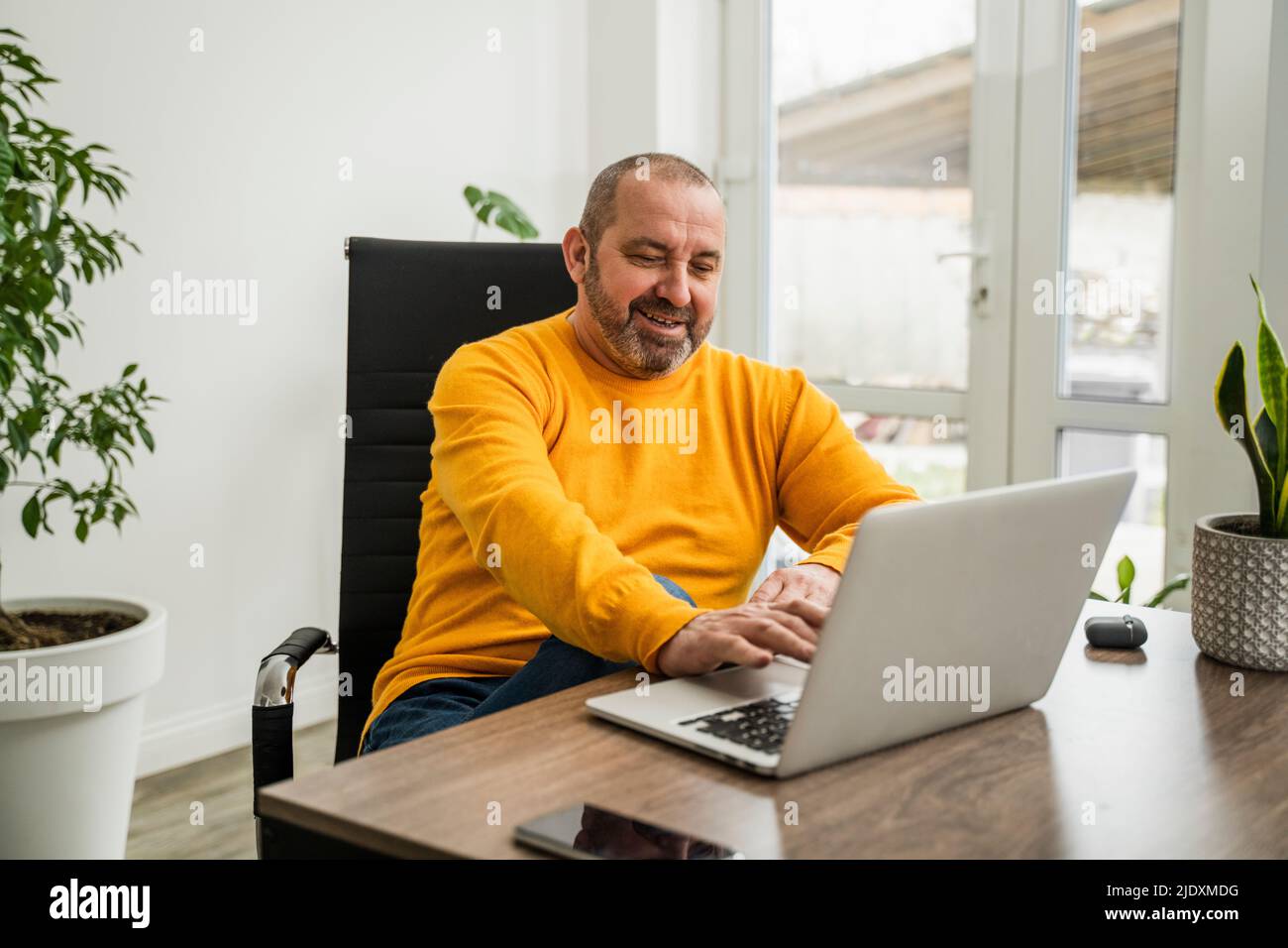 Video call work hi-res stock photography and images - Alamy