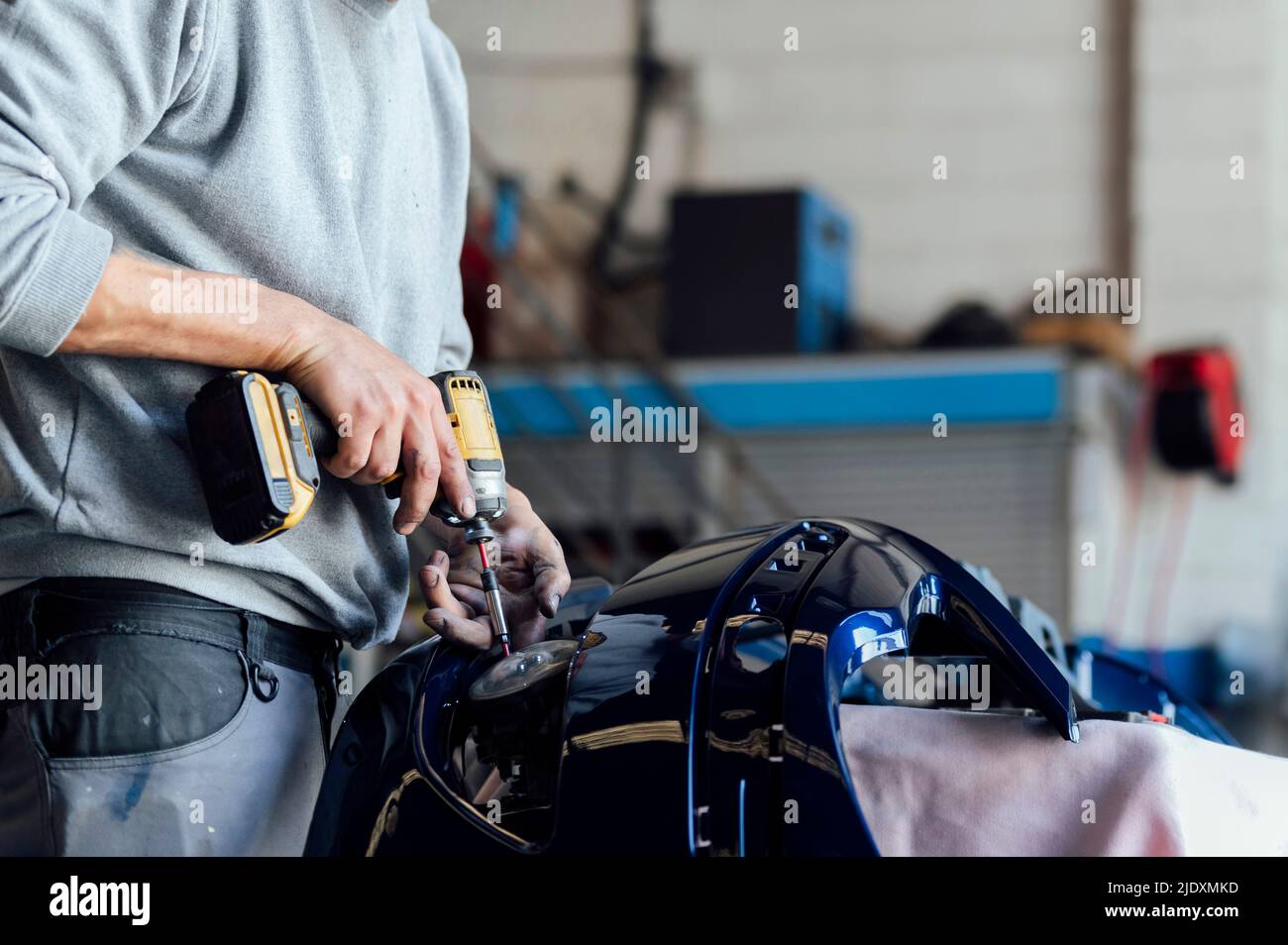 Mechanic electric hi-res stock photography and images - Alamy