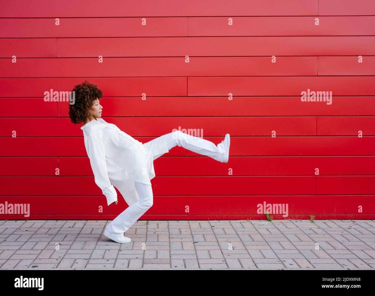 Dancing on pavement hi-res stock photography and images - Alamy