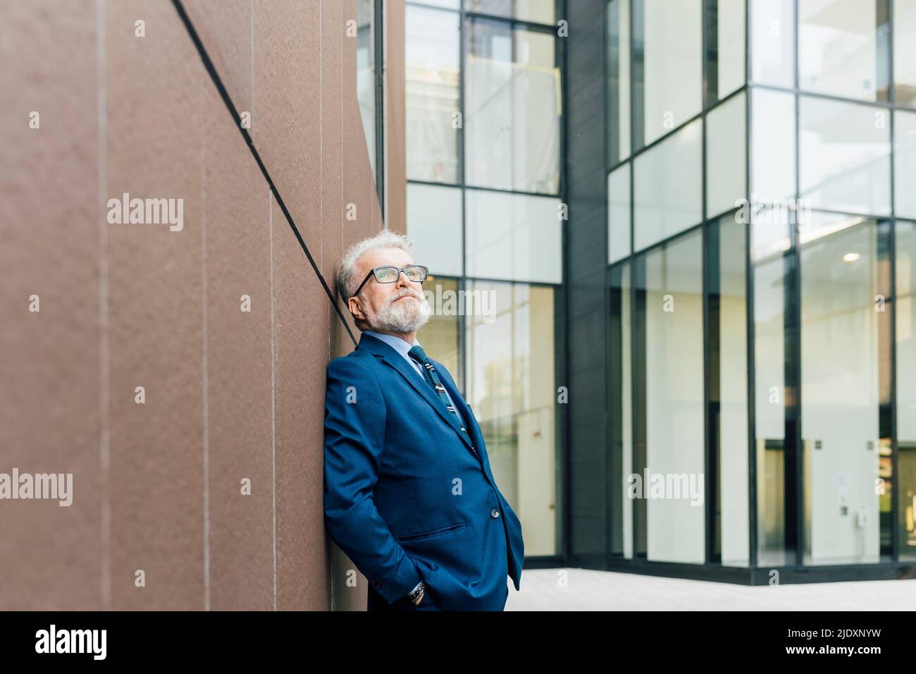 Businessman exterior hi-res stock photography and images - Alamy