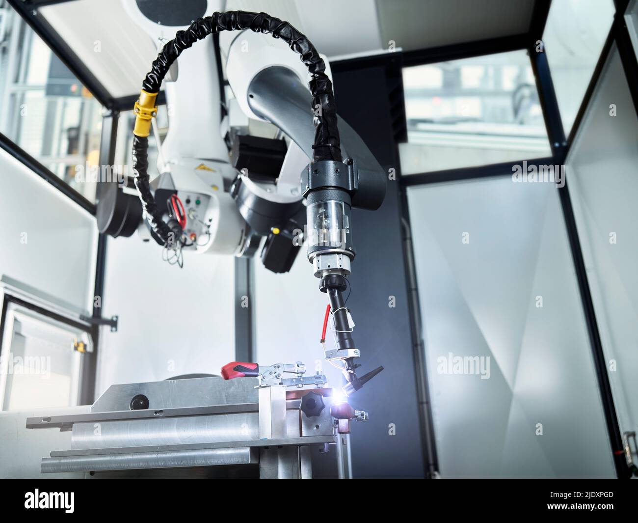 Robotic arm welding in industry Stock Photo - Alamy