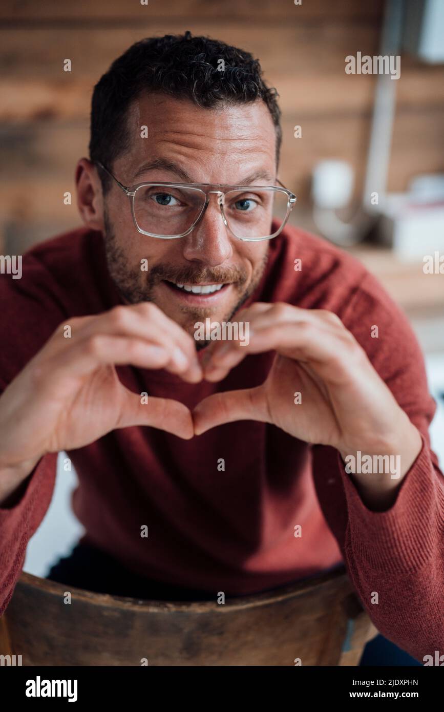 Making eyeglasses hi-res stock photography and images - Alamy