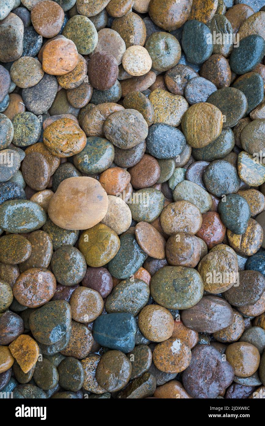 Wet rock river texture background Stock Photo - Alamy
