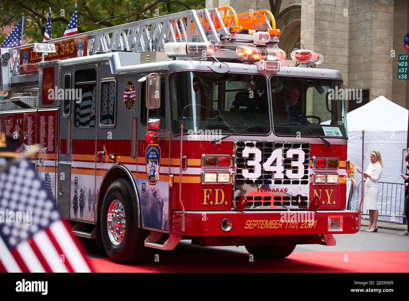 New york usa firefighter in hi-res stock photography and images - Alamy