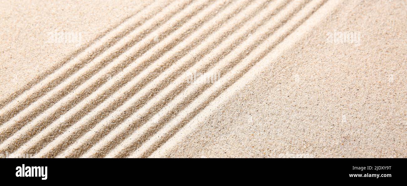 Texture of sand with lines. Zen concept Stock Photo - Alamy
