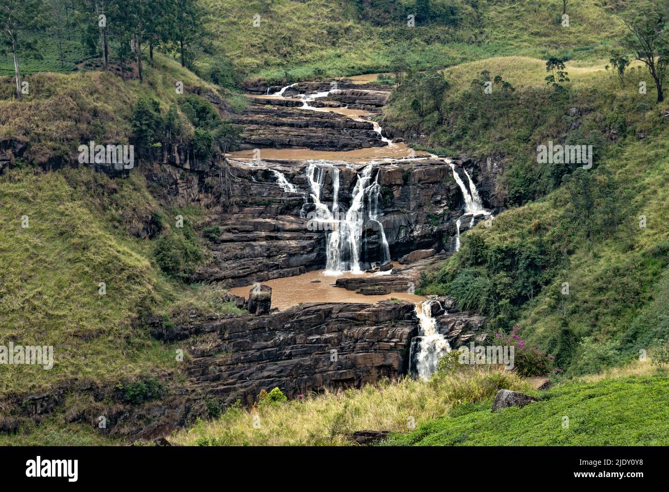 Beautiful waterfall in sri lanka hi-res stock photography and images ...