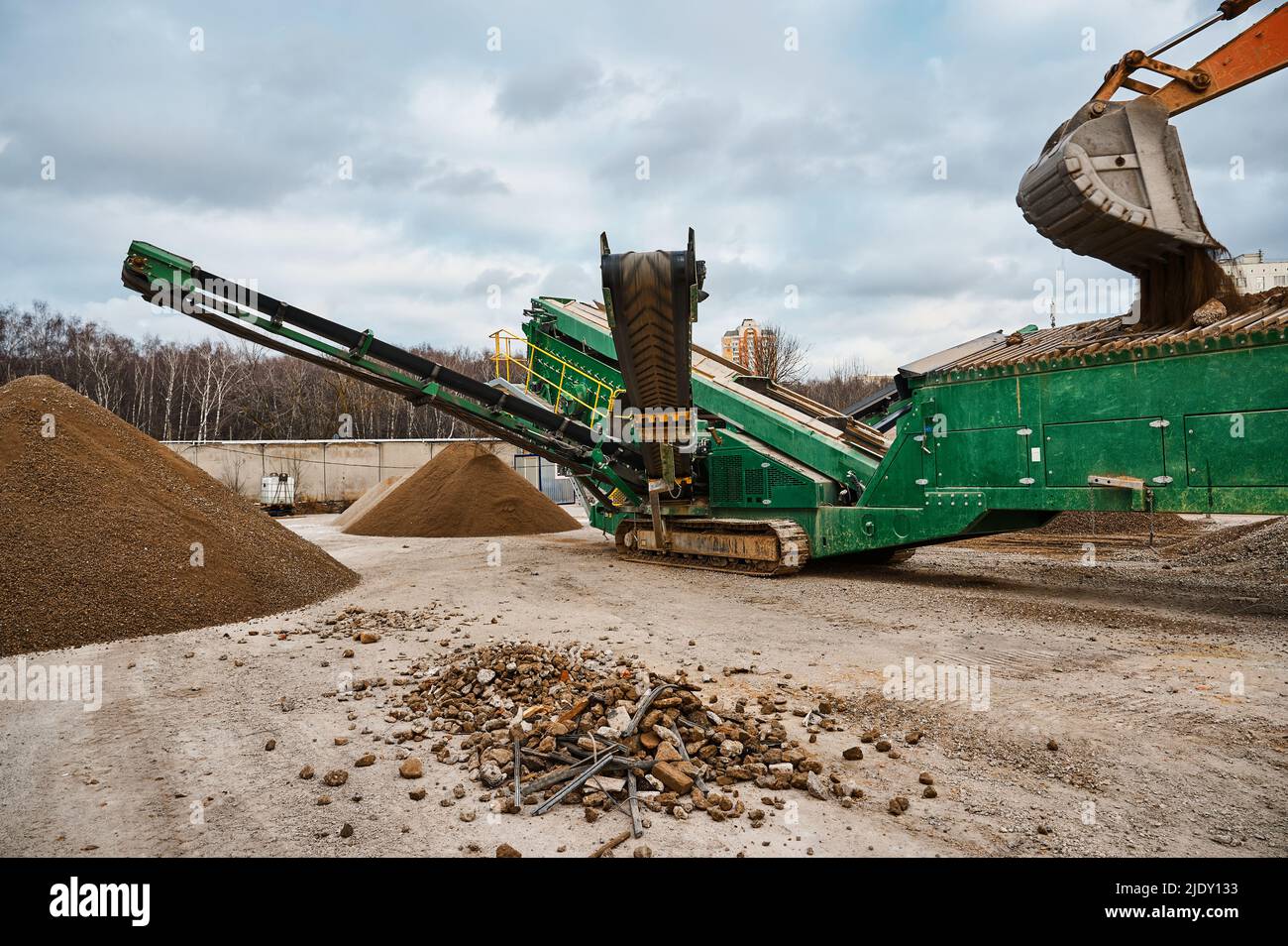 Demolition framework hi-res stock photography and images - Alamy