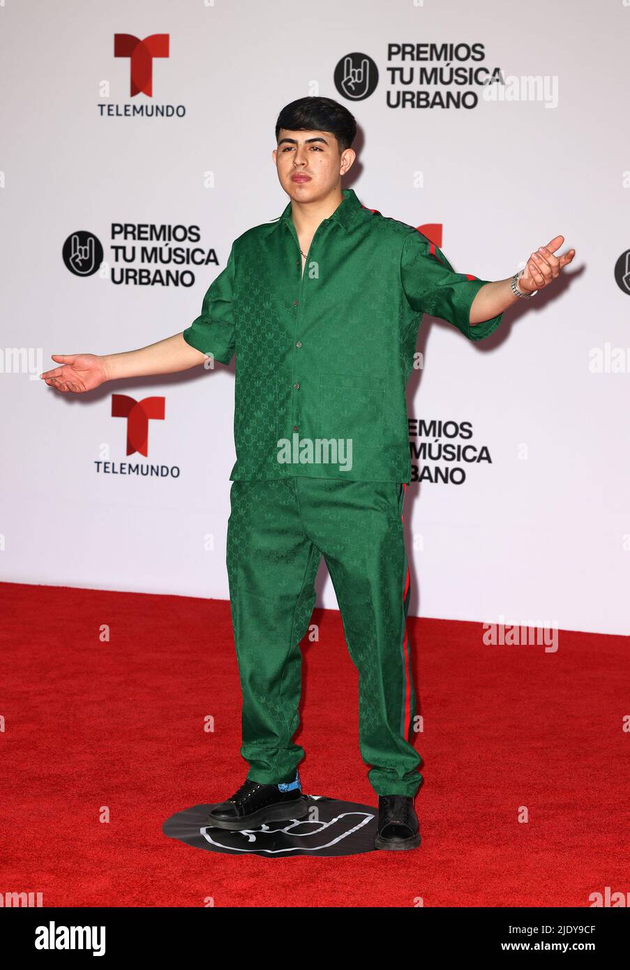 SAN JUAN, PUERTO RICO - JUNE 23: Oscar Maidon attends Premios Tu Música ...