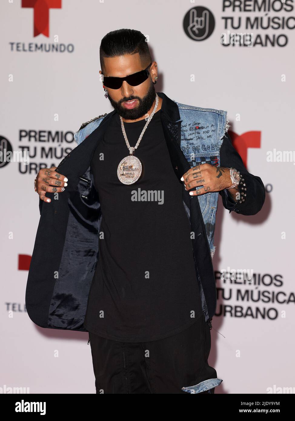 SAN JUAN, PUERTO RICO - JUNE 23: DJ Luian attends Premios Tu Música ...