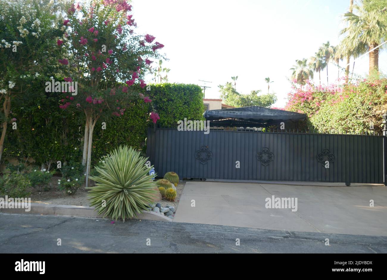 210 w camino carmelita hi-res stock photography and images - Alamy