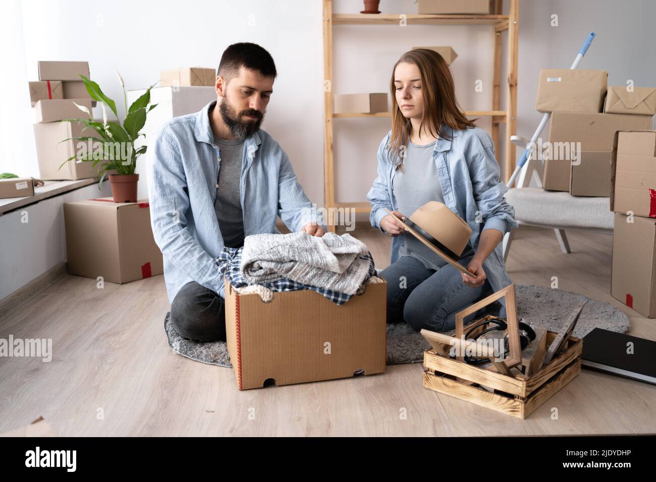 Disassemble things hi-res stock photography and images - Alamy