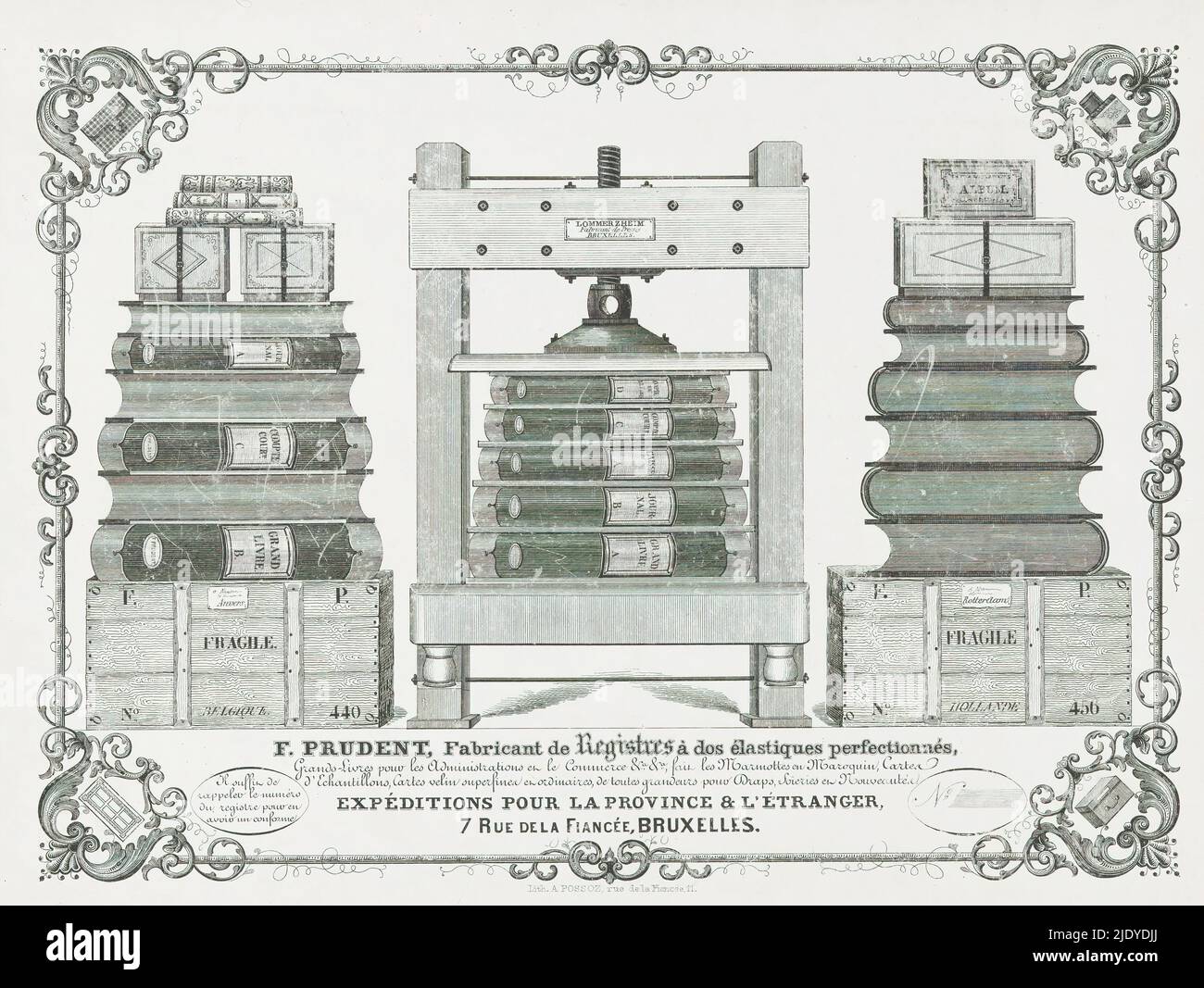 Side two wooden crates hi-res stock photography and images - Alamy