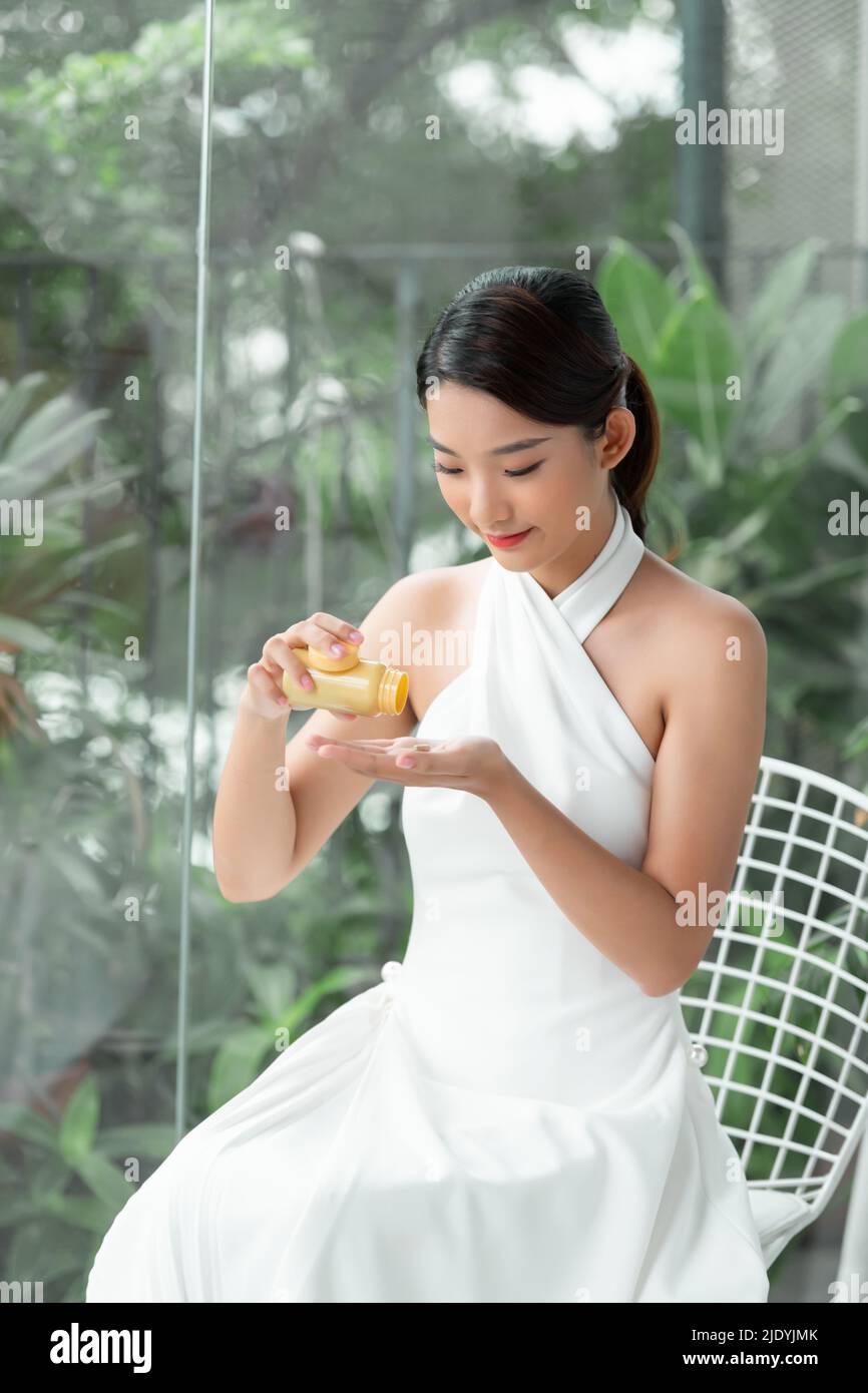 Girl poses hi-res stock photography and images - Alamy