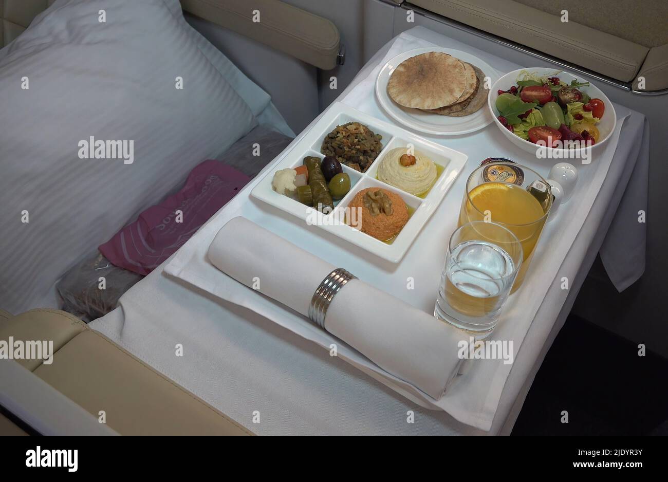 Emirates 777 business class hi-res stock photography and images - Alamy