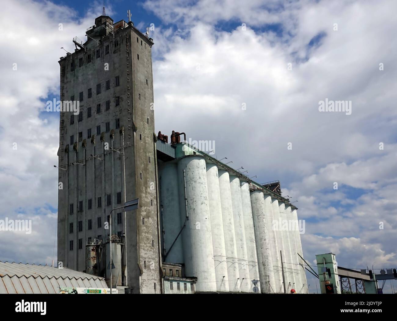 Grain storage building hi-res stock photography and images - Alamy