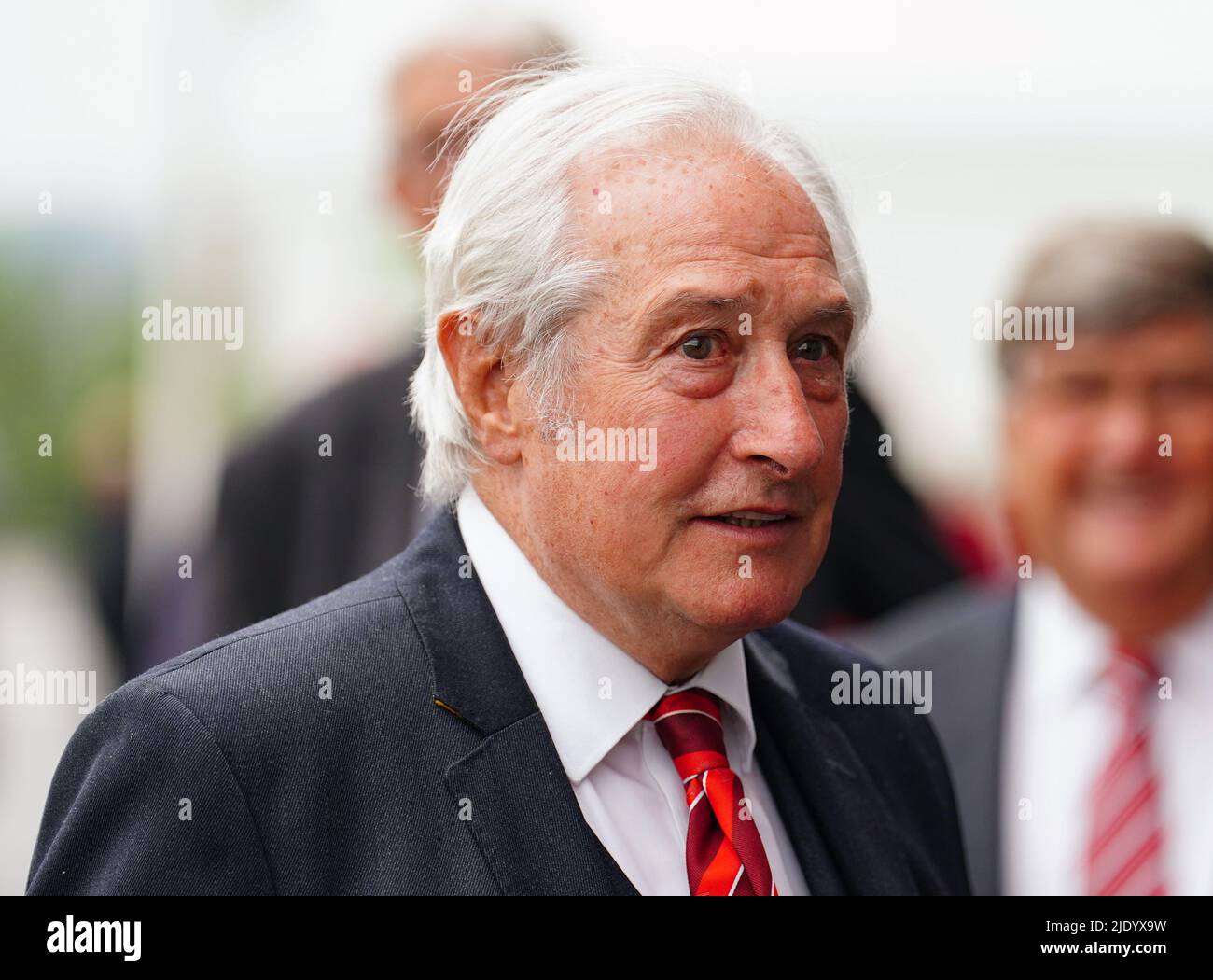 Sir gareth edwards rugby hi-res stock photography and images - Alamy
