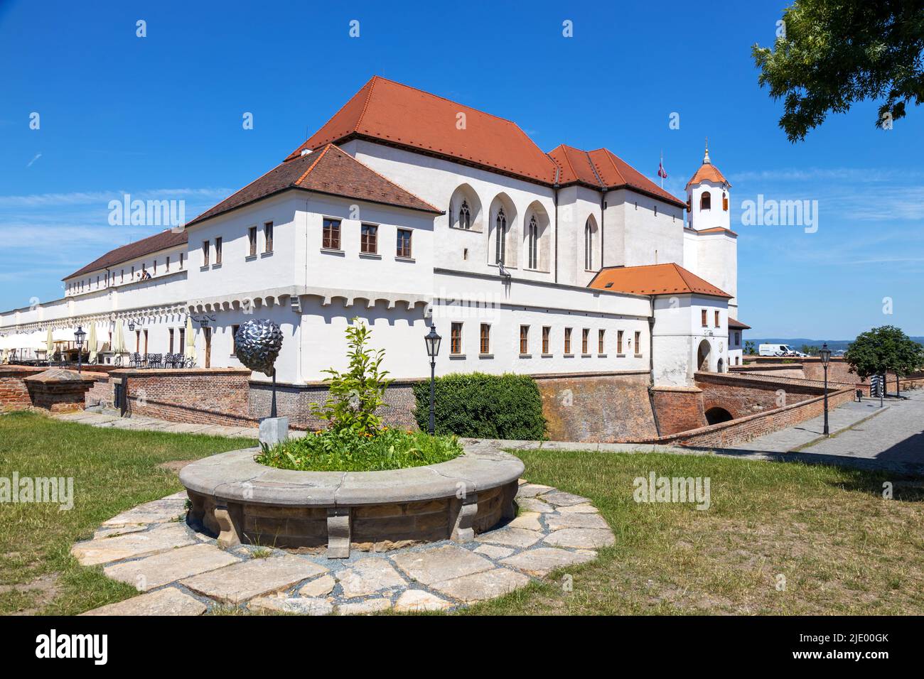 Hrad Spilberk (nar. kulturni pamatka, zal. 13. stol., pevnost a vezeni ... Hrad Spilberk (nar. kulturni pamatka, zal. 13. stol., pevnost a vezeni ...