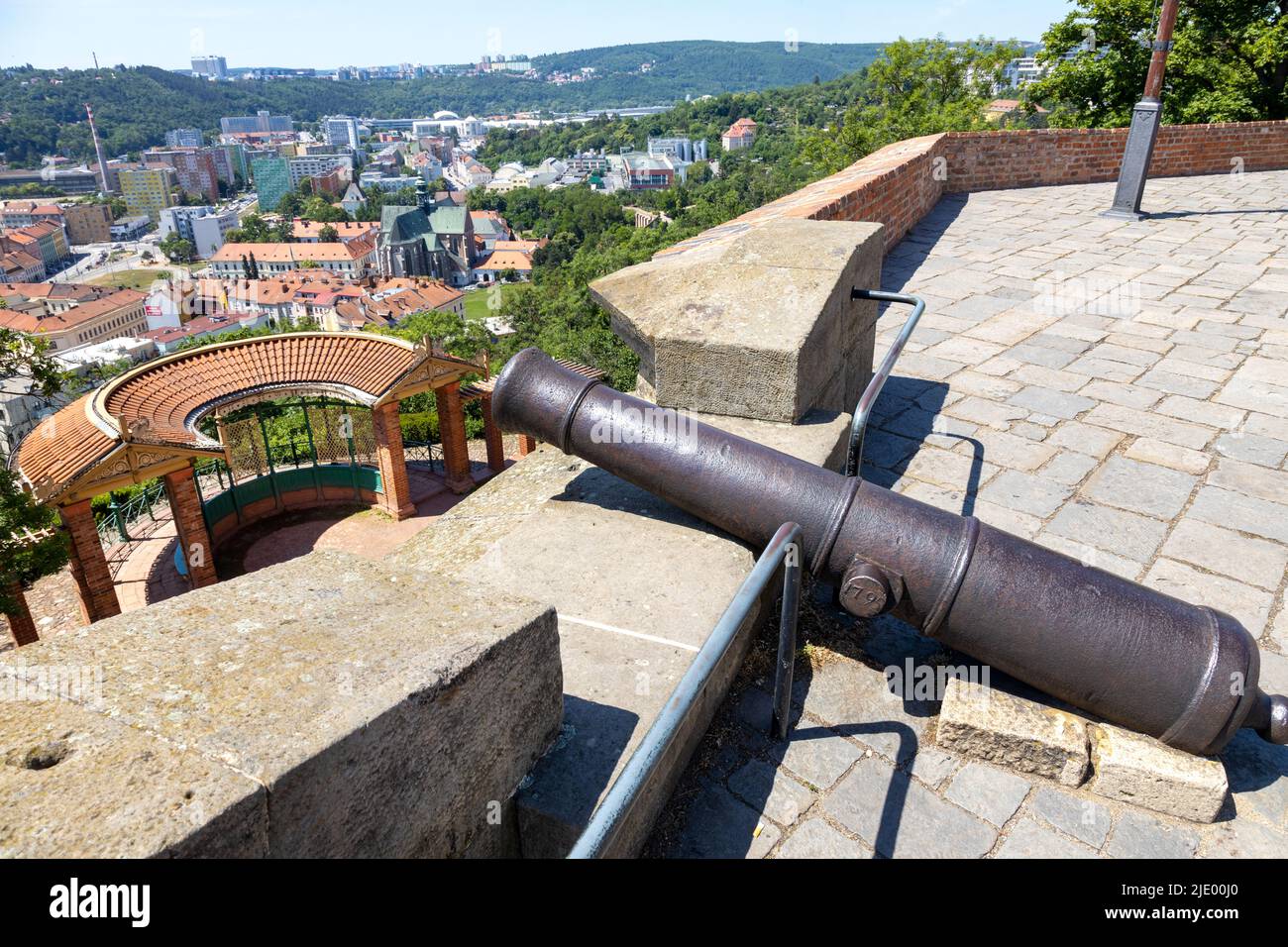 Hrad Spilberk (nar. kulturni pamatka, zal. 13. stol., pevnost a vezeni ... Hrad Spilberk (nar. kulturni pamatka, zal. 13. stol., pevnost a vezeni ...