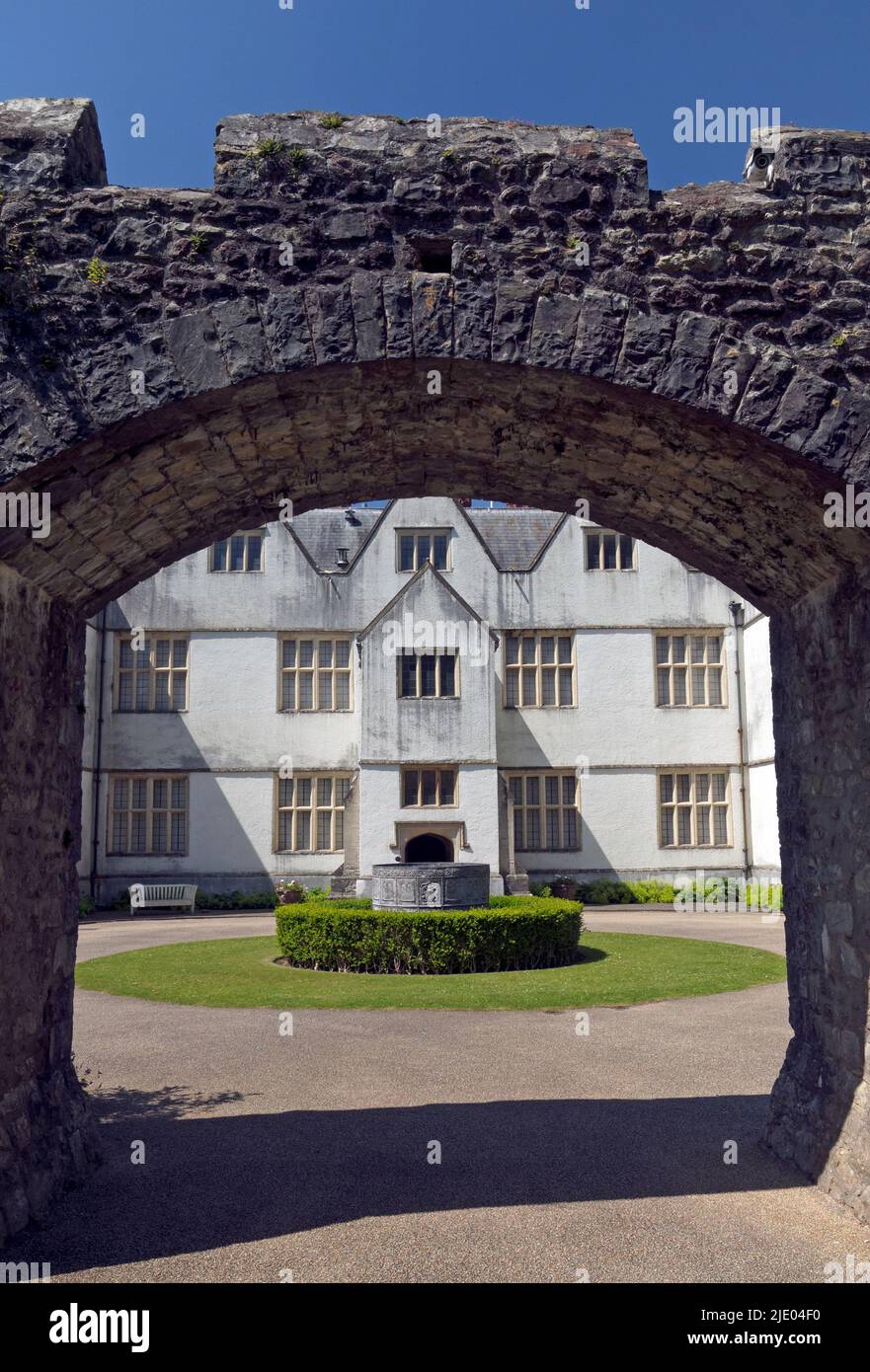 Saint Fagan's Castle at St Fagans National Museum of History, Cardiff ...