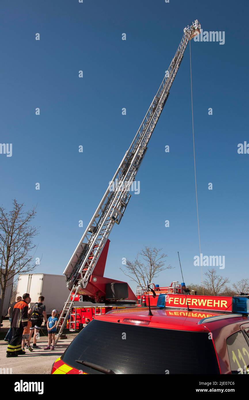 Turntable ladder with fire brigade rescue cage, fully extended ...