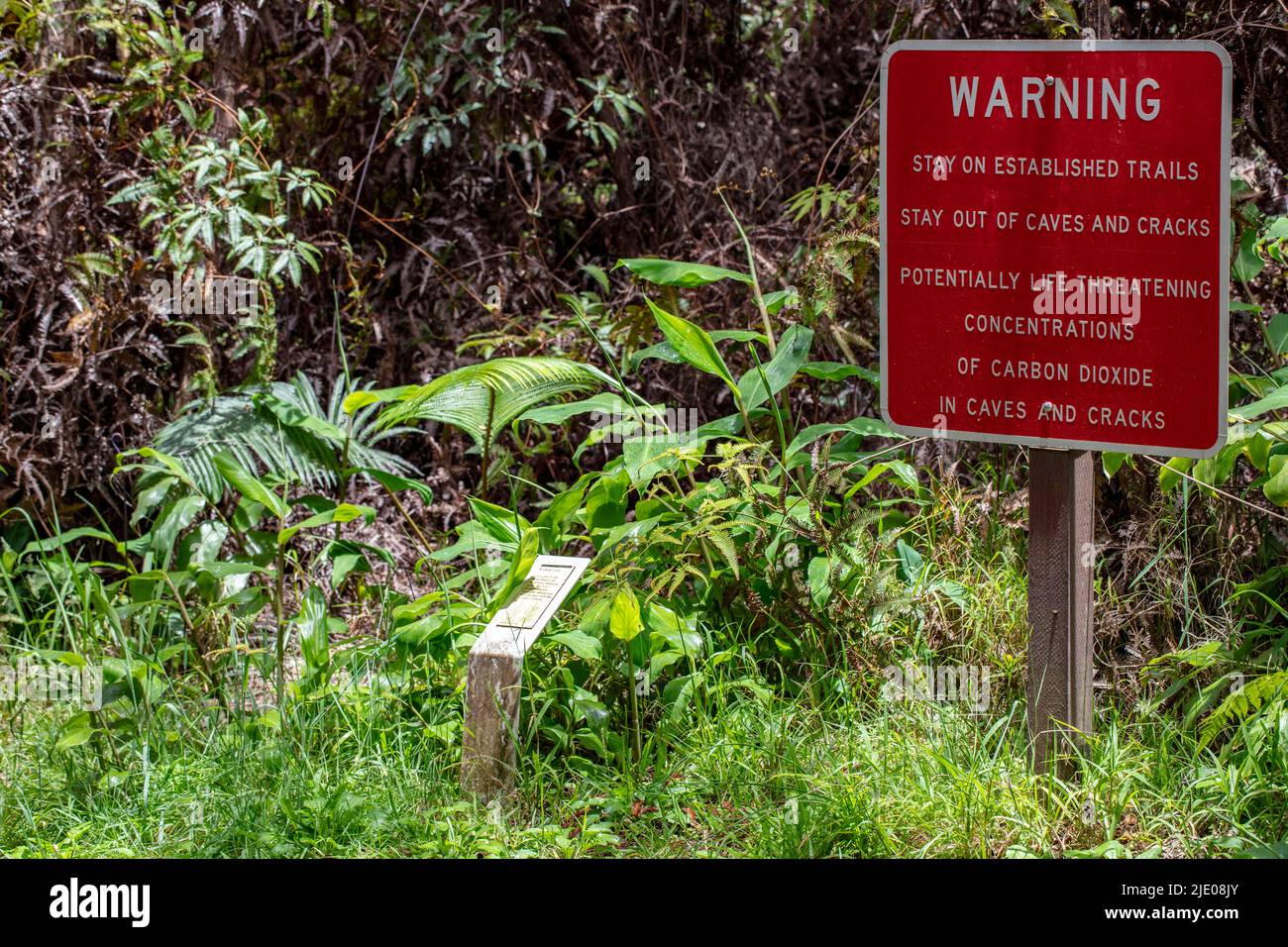 Warning sign, volcano trail, Halema'uma'u hiking trail, Kilauea Crater ...