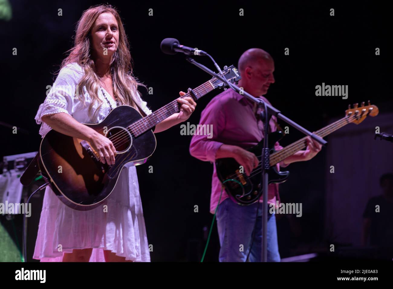 Australian singer songwriter Kasey Chambers performs live with her band ...