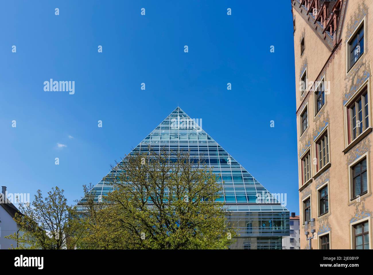 City library, library, glass pyramid, modern architecture, modernism ...