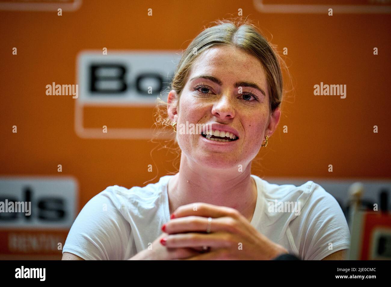 Demi vollering tour de france femmes hi-res stock photography and ...