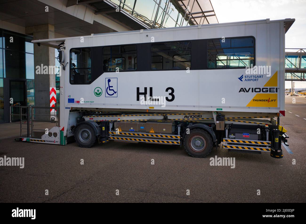 Self-propelled Ambulift, ThunderLift, special vehicle from Aviogei ...