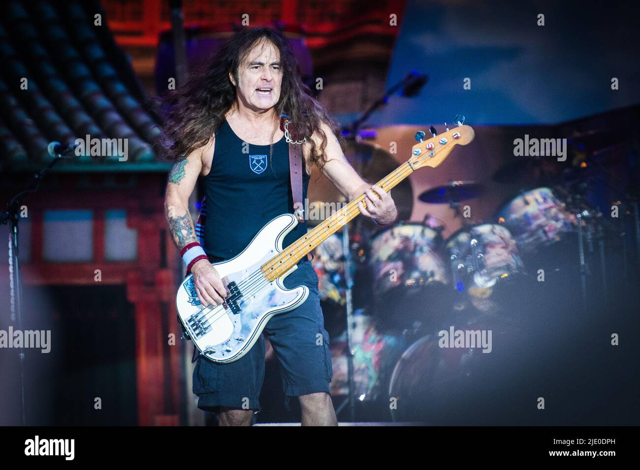 Steve harris iron maiden bass hi-res stock photography and images - Alamy