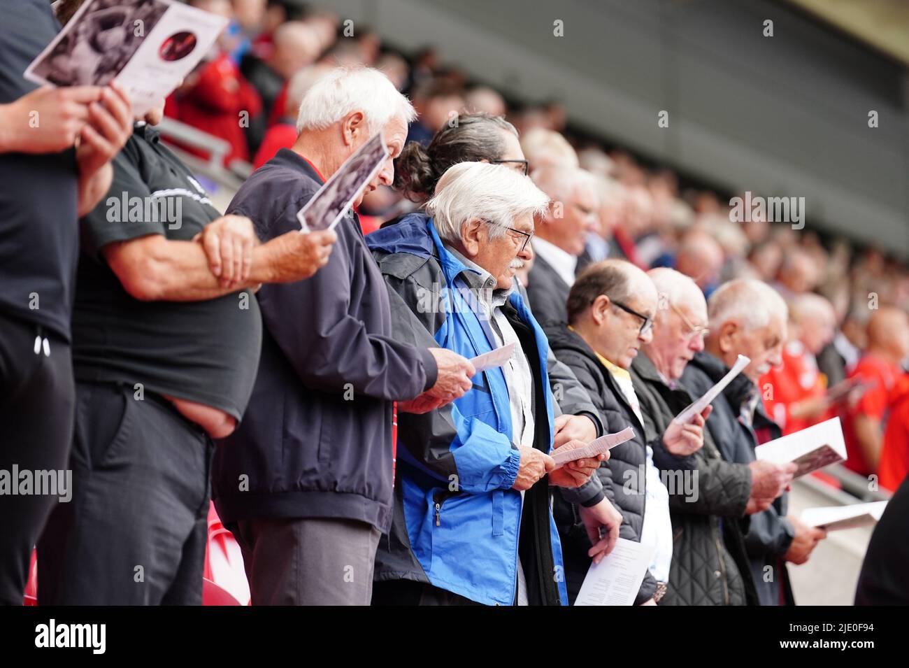 Phil bennett wales hi-res stock photography and images - Alamy