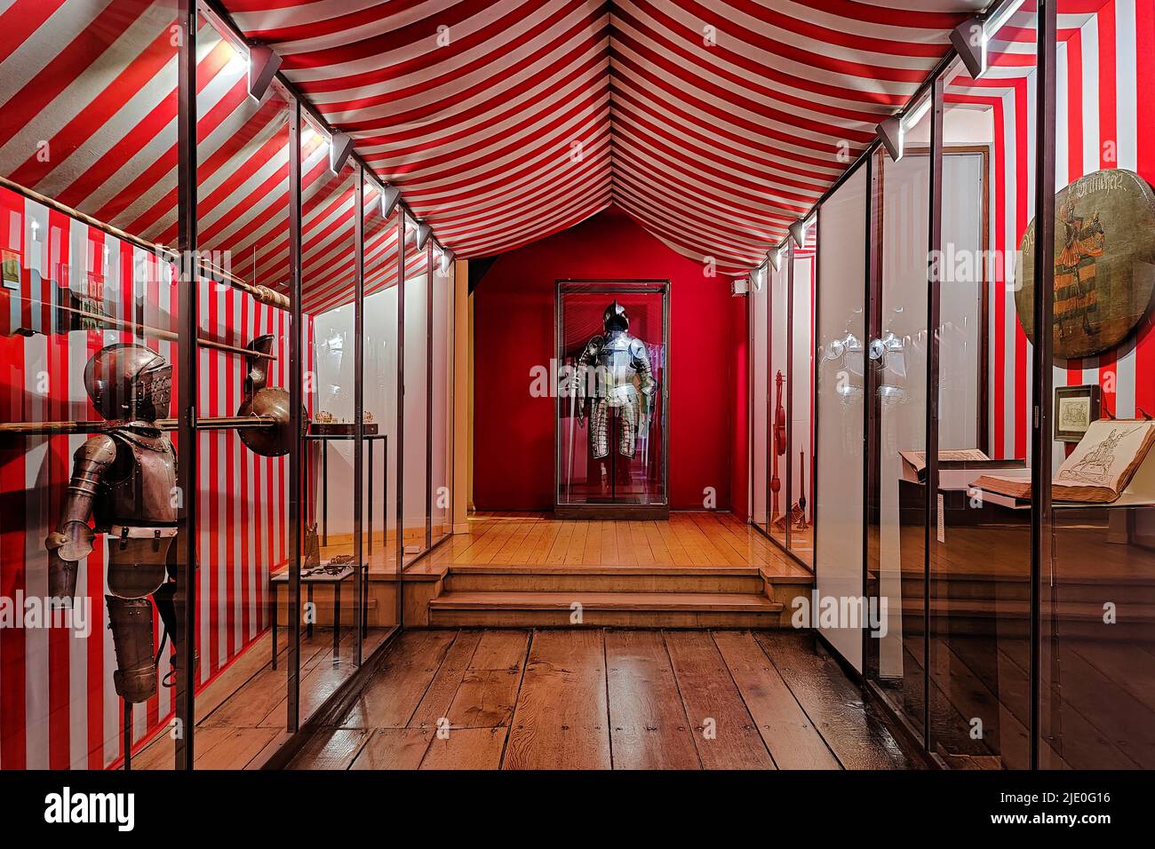 Knights armour museum hi-res stock photography and images - Alamy