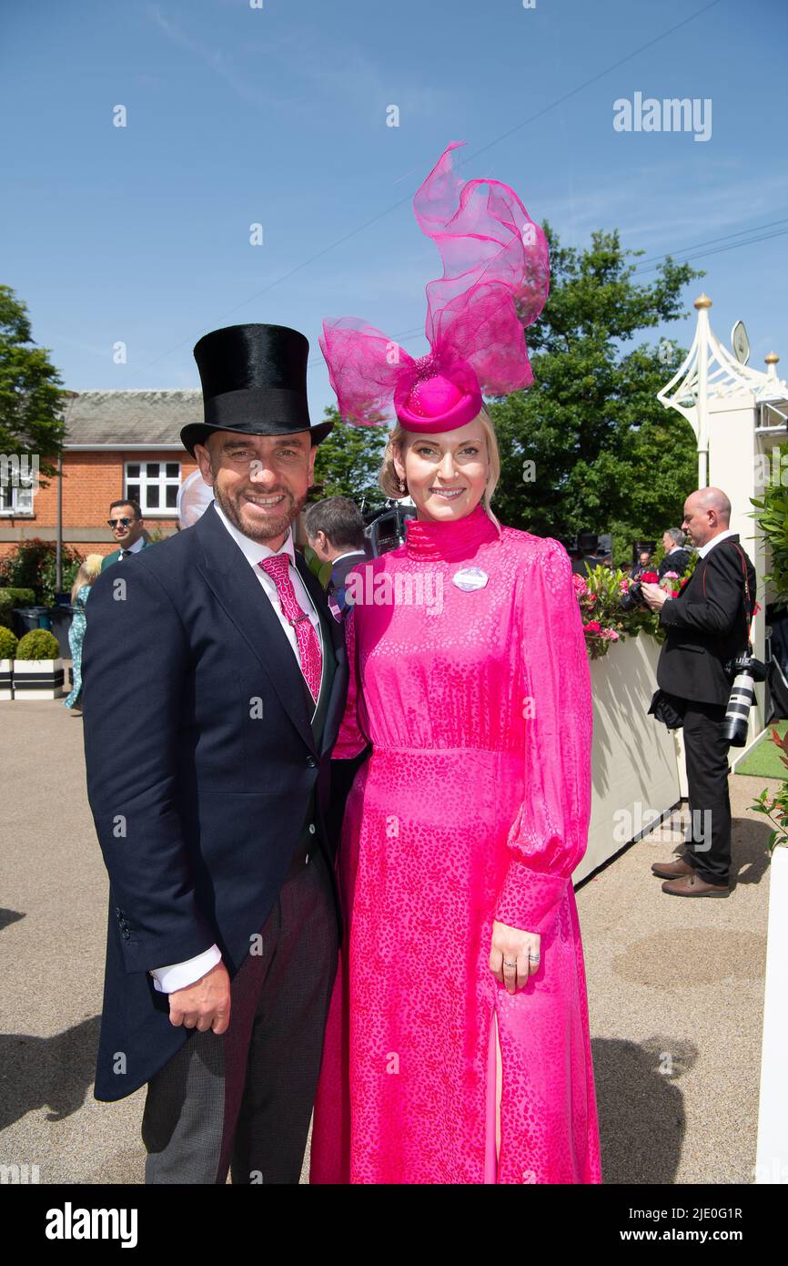Ascot, Berkshire, UK. 17th June, 2022. Alexandra Bertram wears a pretty ...