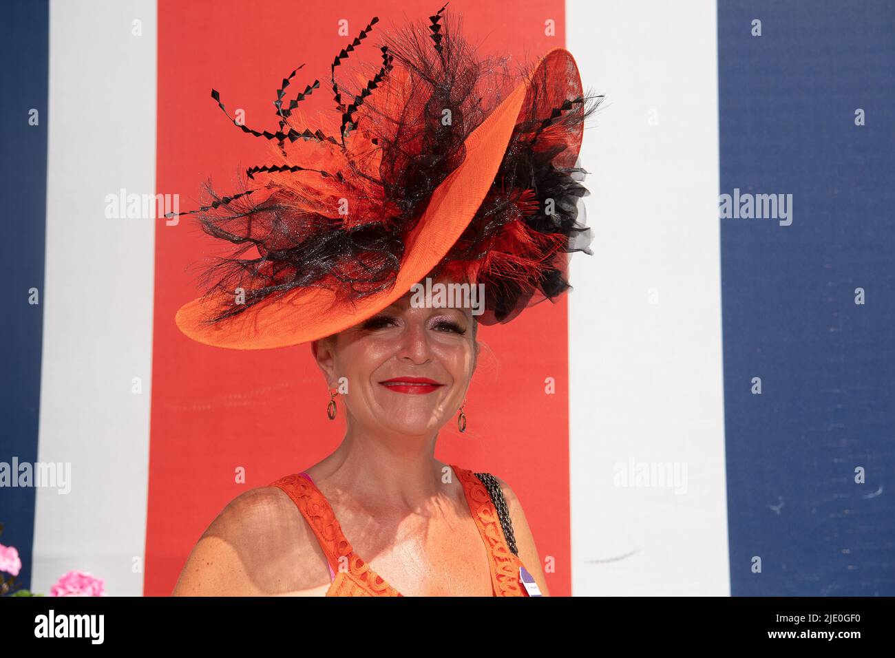 Ascot, Berkshire, UK. 17th June, 2022. Miliner Viv Jenner wears a ...