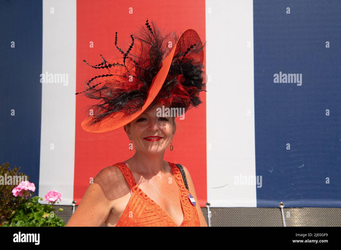 Ascot, Berkshire, UK. 17th June, 2022. Miliner Viv Jenner wears a ...