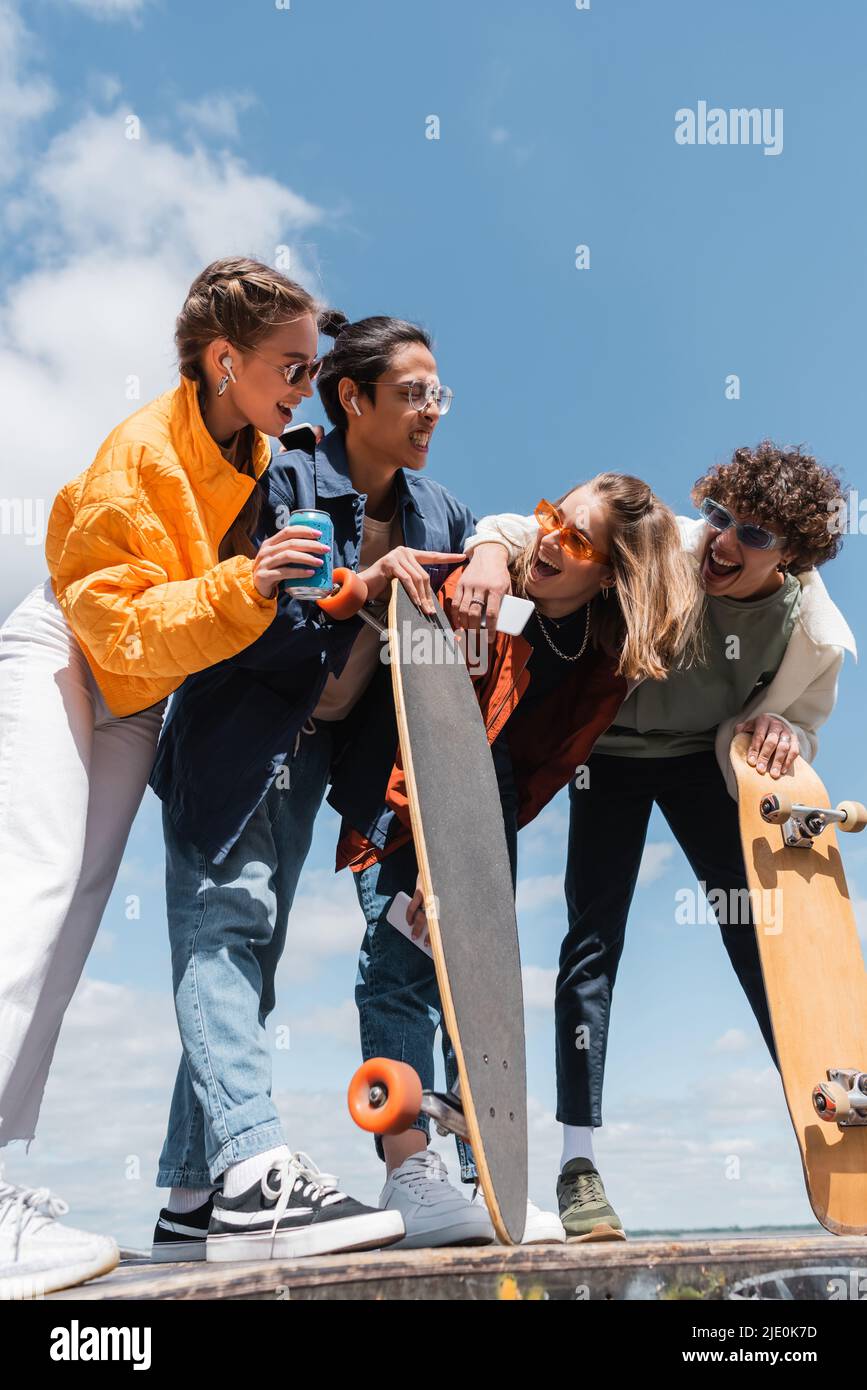 Men pointing laughing hi-res stock photography and images - Alamy