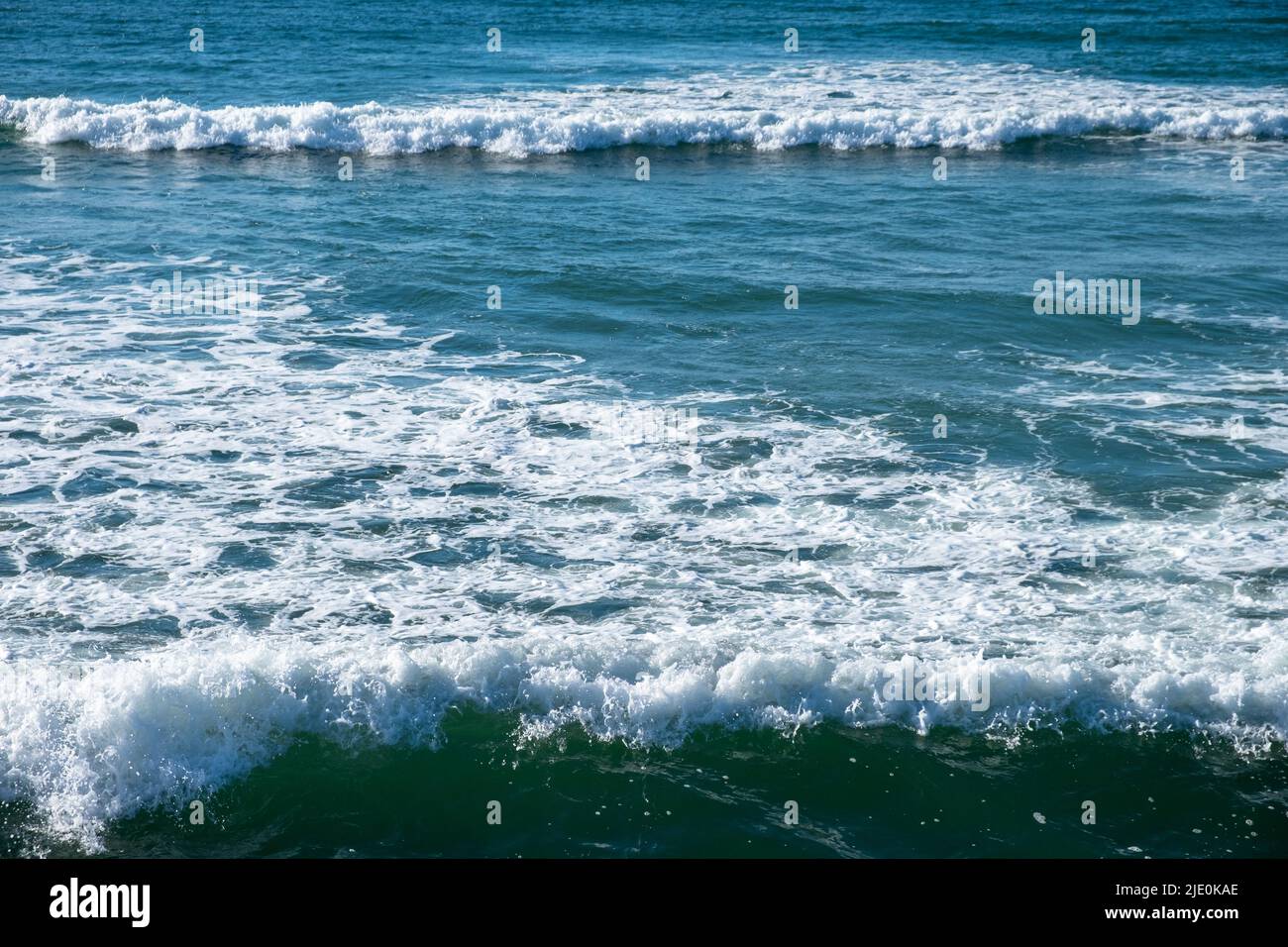 Foam small wave atlantic hi-res stock photography and images - Alamy